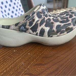 CROCS | Shoes | Crocs Classic Platform Leopard Print Clogs Womens 7 ...